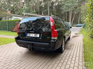 Black Volvo V70 2007 in Riga, with an engine capacity of 2.40 L and mileage of 332 thousand km for 3500 €, photo 6 on AUTOMOTO.COM.LV