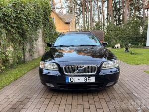 Black Volvo V70 2007 in Riga, with an engine capacity of 2.40 L and mileage of 332 thousand km for 3500 €, photo 8 on AUTOMOTO.COM.LV