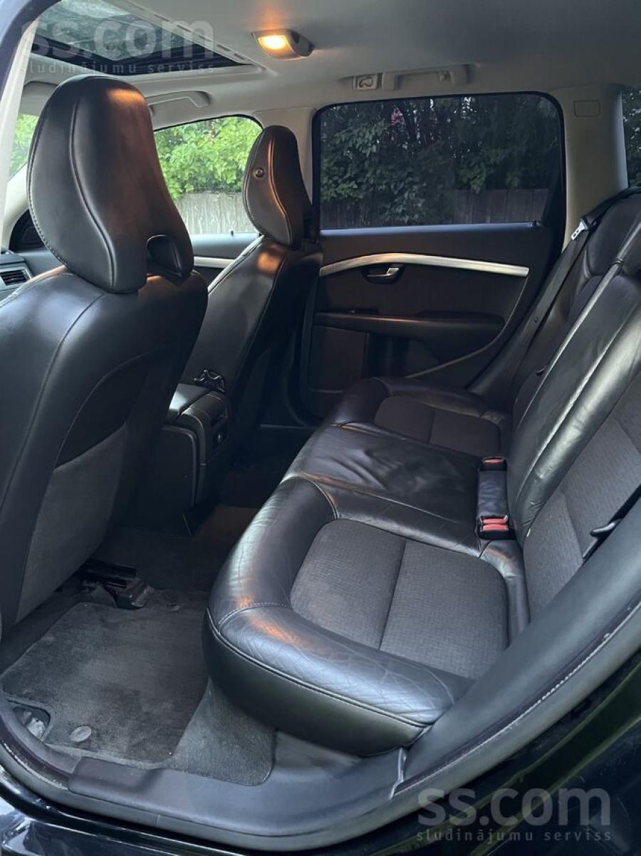 Melns Volvo V70 2007 Kuldīga, ar dzinēja tilpumu 2.40 L un nobraukumu 400 tūkst. km par 2750 €, foto 6 vietnē AUTOMOTO.COM.LV