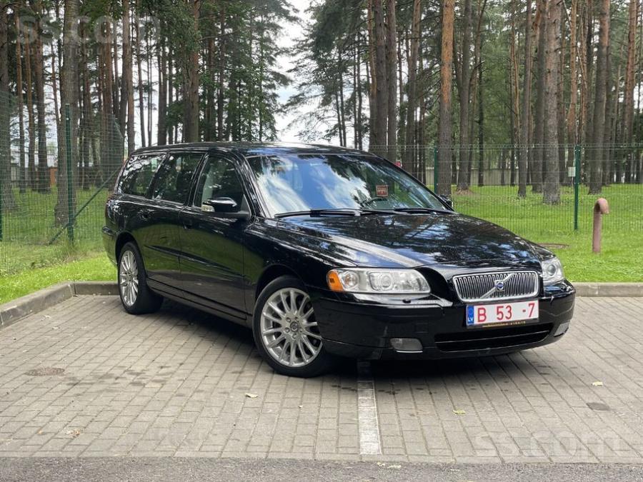 Black Volvo V70 2007 in Riga, with an engine capacity of 2.40 L and mileage of 0 thousand km for 3900 €, photo 3 on AUTOMOTO.COM.LV