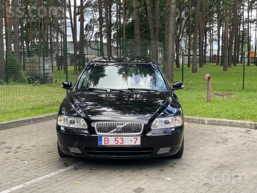 Black Volvo V70 2007 in Riga, with an engine capacity of 2.40 L and mileage of 0 thousand km for 3900 €, photo 4 on AUTOMOTO.COM.LV