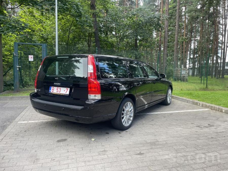 Black Volvo V70 2007 in Riga, with an engine capacity of 2.40 L and mileage of 0 thousand km for 3900 €, photo 5 on AUTOMOTO.COM.LV