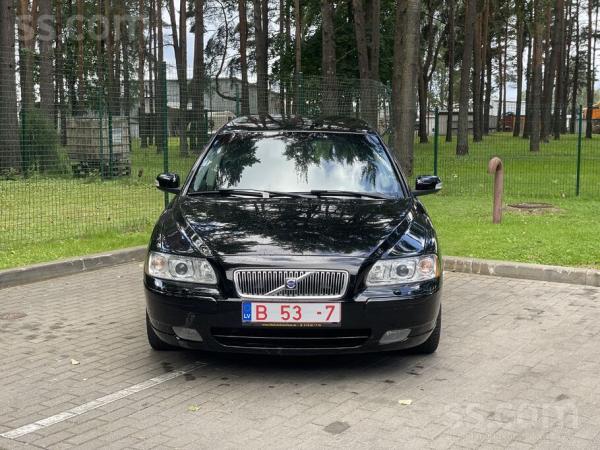 Melns Volvo V70 2007 Rīga, ar dzinēja tilpumu 2.40 L un nobraukumu 289 tūkst. km par 3950 €, foto 3 vietnē AUTOMOTO.COM.LV