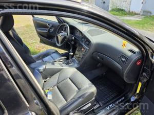 Melns Volvo V70 2007 Rīga, ar dzinēja tilpumu 2.40 L un nobraukumu 438 tūkst. km par 2350 €, foto 9 vietnē AUTOMOTO.COM.LV