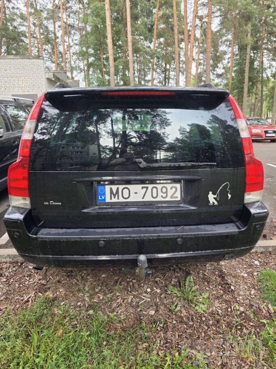 Melns Volvo V70 2007 Rīga, ar dzinēja tilpumu 2.40 L un nobraukumu 438 tūkst. km par 2350 €, foto 14 vietnē AUTOMOTO.COM.LV