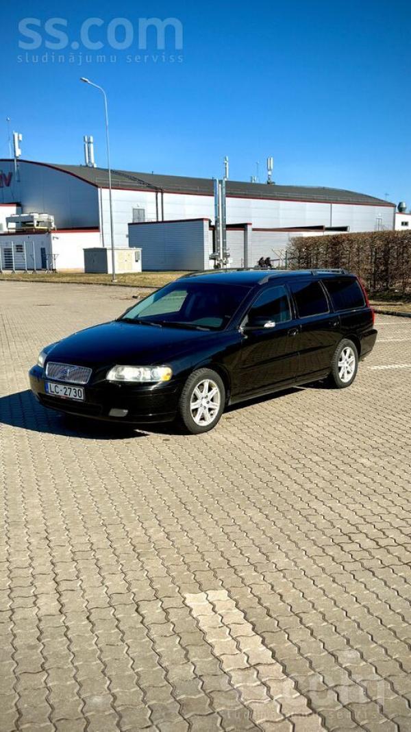 Melns Volvo V70 2007 Rīga, ar dzinēja tilpumu 2.40 L un nobraukumu 335 tūkst. km par 2500 €, foto 1 vietnē AUTOMOTO.COM.LV