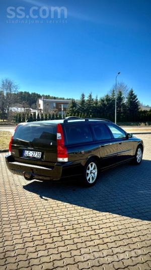 Melns Volvo V70 2007 Rīga, ar dzinēja tilpumu 2.40 L un nobraukumu 335 tūkst. km par 2500 €, foto 7 vietnē AUTOMOTO.COM.LV