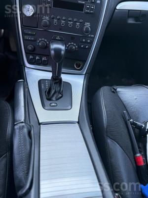 Melns Volvo V70 2007 Rīga, ar dzinēja tilpumu 2.40 L un nobraukumu 335 tūkst. km par 2500 €, foto 8 vietnē AUTOMOTO.COM.LV