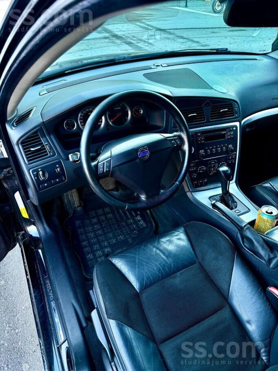 Melns Volvo V70 2007 Rīga, ar dzinēja tilpumu 2.40 L un nobraukumu 335 tūkst. km par 2500 €, foto 10 vietnē AUTOMOTO.COM.LV