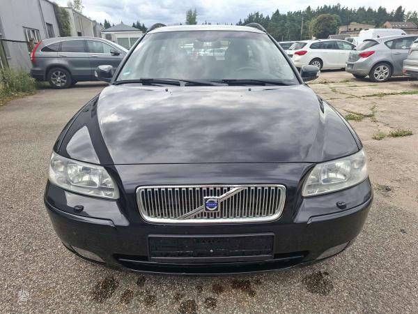 Melns Volvo V70 2007 Utena, ar dzinēja tilpumu 2.40 L un nobraukumu 270 tūkst. km par 2600 €, foto 3 vietnē AUTOMOTO.COM.LV