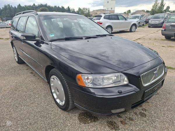 Melns Volvo V70 2007 Utena, ar dzinēja tilpumu 2.40 L un nobraukumu 270 tūkst. km par 2600 €, foto 4 vietnē AUTOMOTO.COM.LV