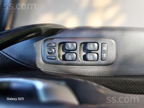 Черный Вольво В70 2007 в Елгава, объемом двигателя 2.40 л и пробегом 316 тыс. км за 1850 €, фото 10 на AUTOMOTO.COM.LV