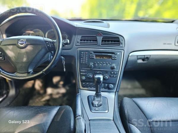 Черный Вольво В70 2007 в Елгава, объемом двигателя 2.40 л и пробегом 316 тыс. км за 1850 €, фото 11 на AUTOMOTO.COM.LV