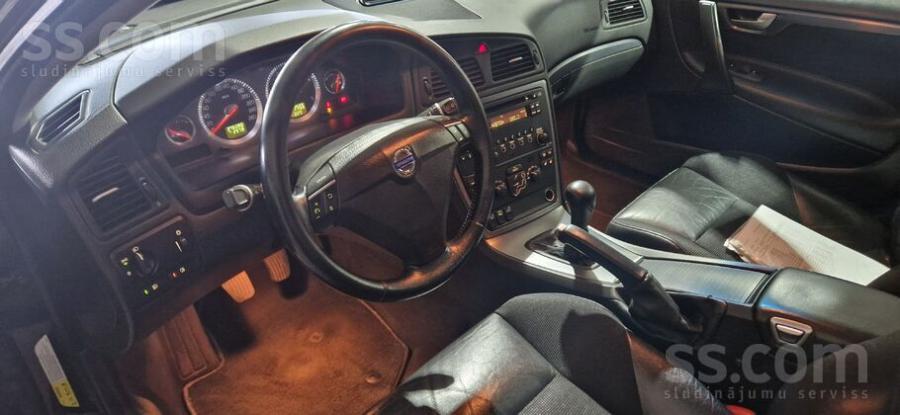 Melns Volvo V70 2007 Rīga, ar dzinēja tilpumu 2.40 L un nobraukumu 376 tūkst. km par 3000 €, foto 12 vietnē AUTOMOTO.COM.LV