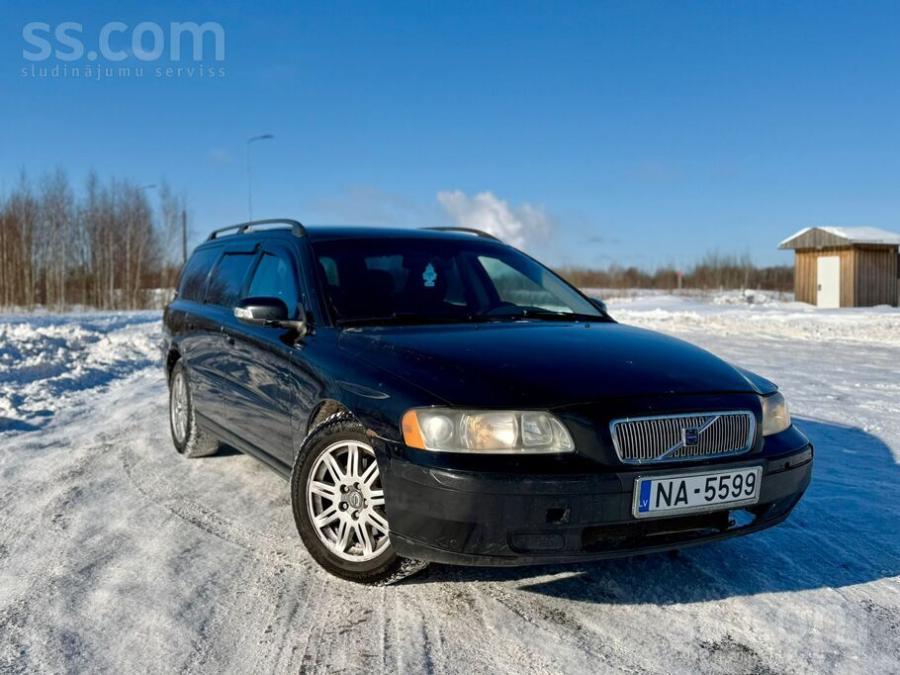 Black Volvo V70 2007 in Rezekne, with an engine capacity of 2.40 L and mileage of 304 thousand km for 1999 €, photo 1 on AUTOMOTO.COM.LV