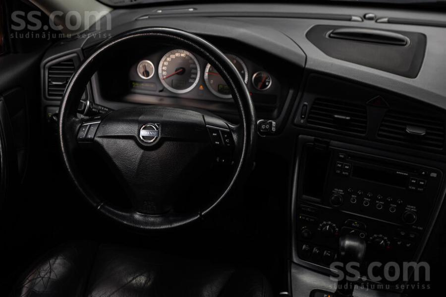 Melns Volvo V70 2007 Jelgava, ar dzinēja tilpumu 2.40 L un nobraukumu 0 tūkst. km par 1500 €, foto 12 vietnē AUTOMOTO.COM.LV