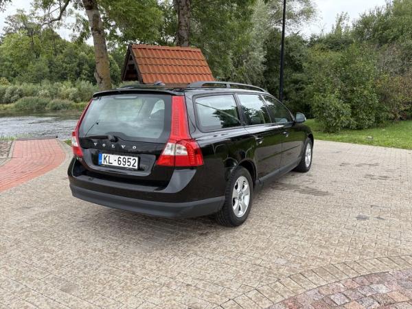 Melns Volvo V70 2007 Bauska, ar dzinēja tilpumu 2.40 L un nobraukumu 320 tūkst. km par 3500 €, foto 7 vietnē AUTOMOTO.COM.LV