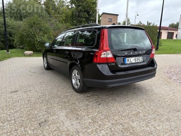 Melns Volvo V70 2007 Bauska, ar dzinēja tilpumu 2.40 L un nobraukumu 320 tūkst. km par 3500 €, foto 9 vietnē AUTOMOTO.COM.LV