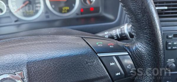 Black Volvo V70 2007 in Riga, with an engine capacity of 2.40 L and mileage of 376 thousand km for 2900 €, photo 7 on AUTOMOTO.COM.LV