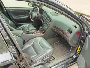 Melns Volvo V70 2007 Alīta, ar dzinēja tilpumu 2.40 L un nobraukumu 289 tūkst. km par 2900 €, foto 9 vietnē AUTOMOTO.COM.LV