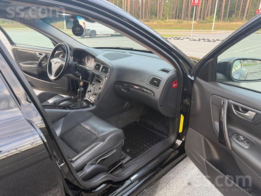 Melns Volvo V70 2007 Rīga, ar dzinēja tilpumu 2.40 L un nobraukumu 358 tūkst. km par 2600 €, foto 12 vietnē AUTOMOTO.COM.LV