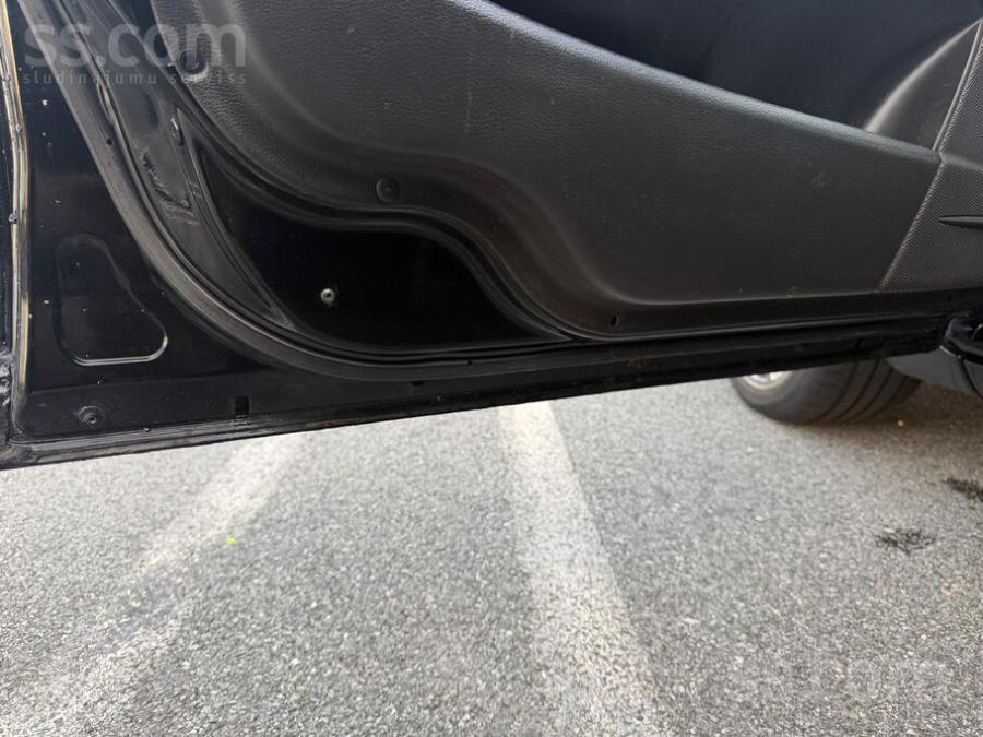 Melns Volvo V70 2007 Rīga, ar dzinēja tilpumu 2.40 L un nobraukumu 358 tūkst. km par 2600 €, foto 27 vietnē AUTOMOTO.COM.LV