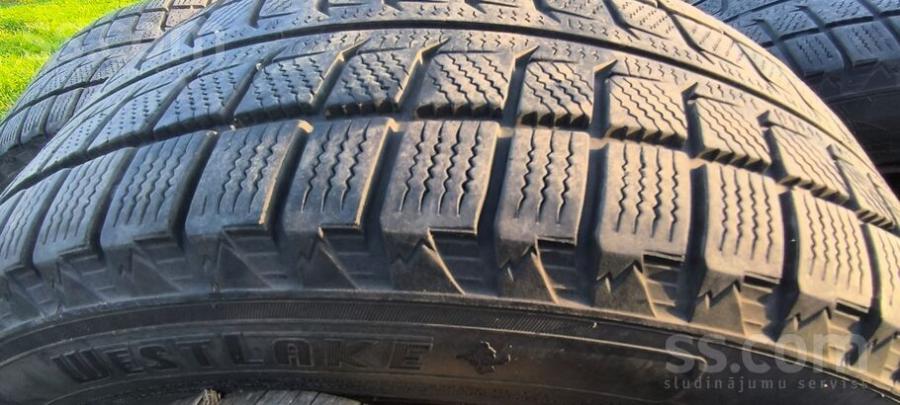 Melns Volvo V70 2007 Rīga, ar dzinēja tilpumu 2.40 L un nobraukumu 358 tūkst. km par 2600 €, foto 33 vietnē AUTOMOTO.COM.LV