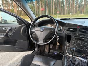 Black Volvo V70 2007 in Riga, with an engine capacity of 2.40 L and mileage of 358 thousand km for 2300 €, photo 18 on AUTOMOTO.COM.LV