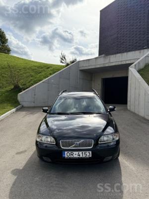 Melns Volvo V70 2007 Rēzekne, ar dzinēja tilpumu 2.40 L un nobraukumu 353 tūkst. km par 2500 €, foto 3 vietnē AUTOMOTO.COM.LV