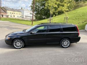 Melns Volvo V70 2007 Rēzekne, ar dzinēja tilpumu 2.40 L un nobraukumu 353 tūkst. km par 2500 €, foto 4 vietnē AUTOMOTO.COM.LV