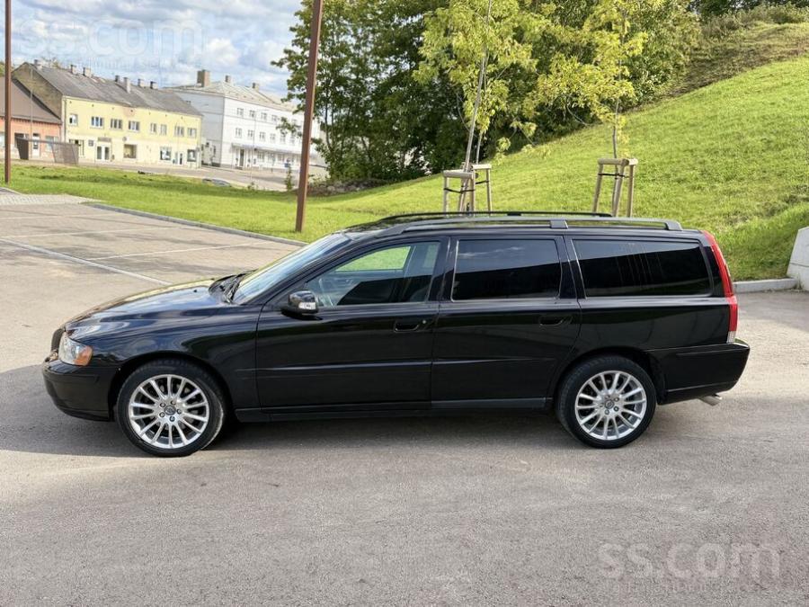 Melns Volvo V70 2007 Rēzekne, ar dzinēja tilpumu 2.40 L un nobraukumu 353 tūkst. km par 2500 €, foto 4 vietnē AUTOMOTO.COM.LV
