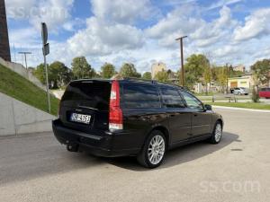 Melns Volvo V70 2007 Rēzekne, ar dzinēja tilpumu 2.40 L un nobraukumu 353 tūkst. km par 2500 €, foto 7 vietnē AUTOMOTO.COM.LV