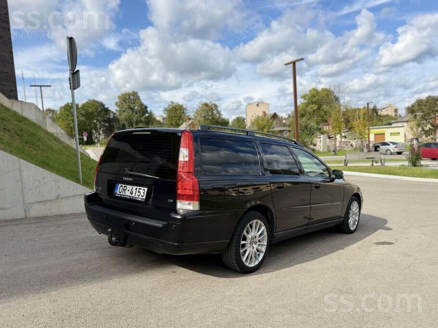Melns Volvo V70 2007 Rēzekne, ar dzinēja tilpumu 2.40 L un nobraukumu 353 tūkst. km par 2500 €, foto 7 vietnē AUTOMOTO.COM.LV