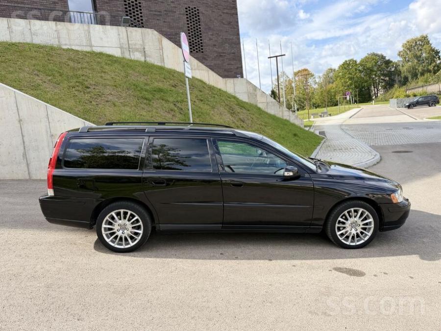 Melns Volvo V70 2007 Rēzekne, ar dzinēja tilpumu 2.40 L un nobraukumu 353 tūkst. km par 2500 €, foto 8 vietnē AUTOMOTO.COM.LV