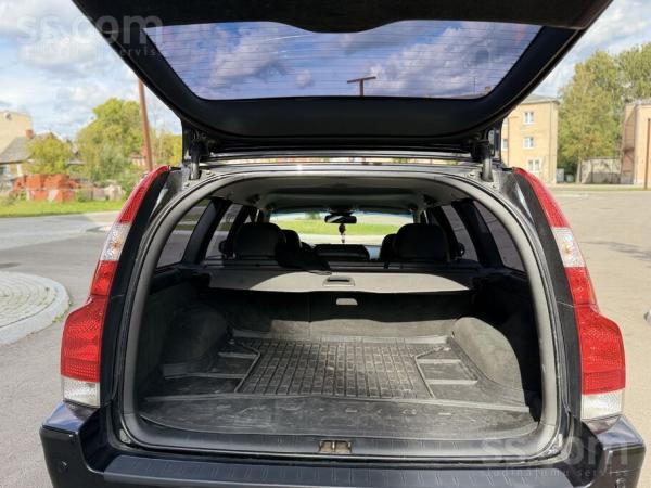 Melns Volvo V70 2007 Rēzekne, ar dzinēja tilpumu 2.40 L un nobraukumu 353 tūkst. km par 2500 €, foto 9 vietnē AUTOMOTO.COM.LV