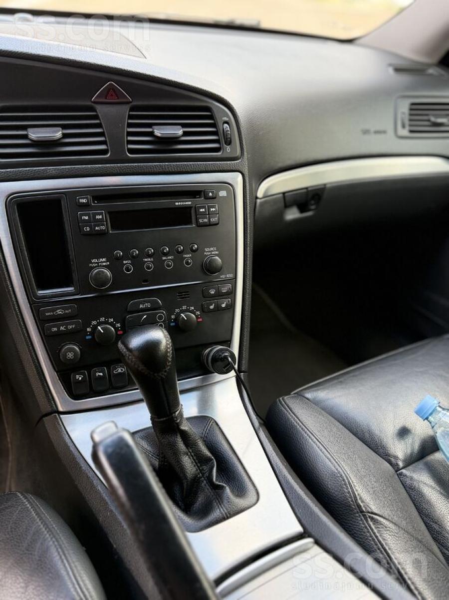 Melns Volvo V70 2007 Rēzekne, ar dzinēja tilpumu 2.40 L un nobraukumu 353 tūkst. km par 2500 €, foto 11 vietnē AUTOMOTO.COM.LV
