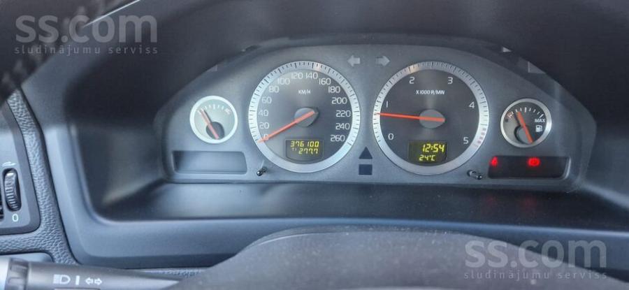 Melns Volvo V70 2007 Rīga, ar dzinēja tilpumu 2.40 L un nobraukumu 376 tūkst. km par 3000 €, foto 6 vietnē AUTOMOTO.COM.LV