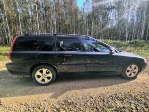Melns Volvo V70 2007 Preiļi, ar dzinēja tilpumu 2.40 L un nobraukumu 401 tūkst. km par 2000 €, foto 4 vietnē AUTOMOTO.COM.LV