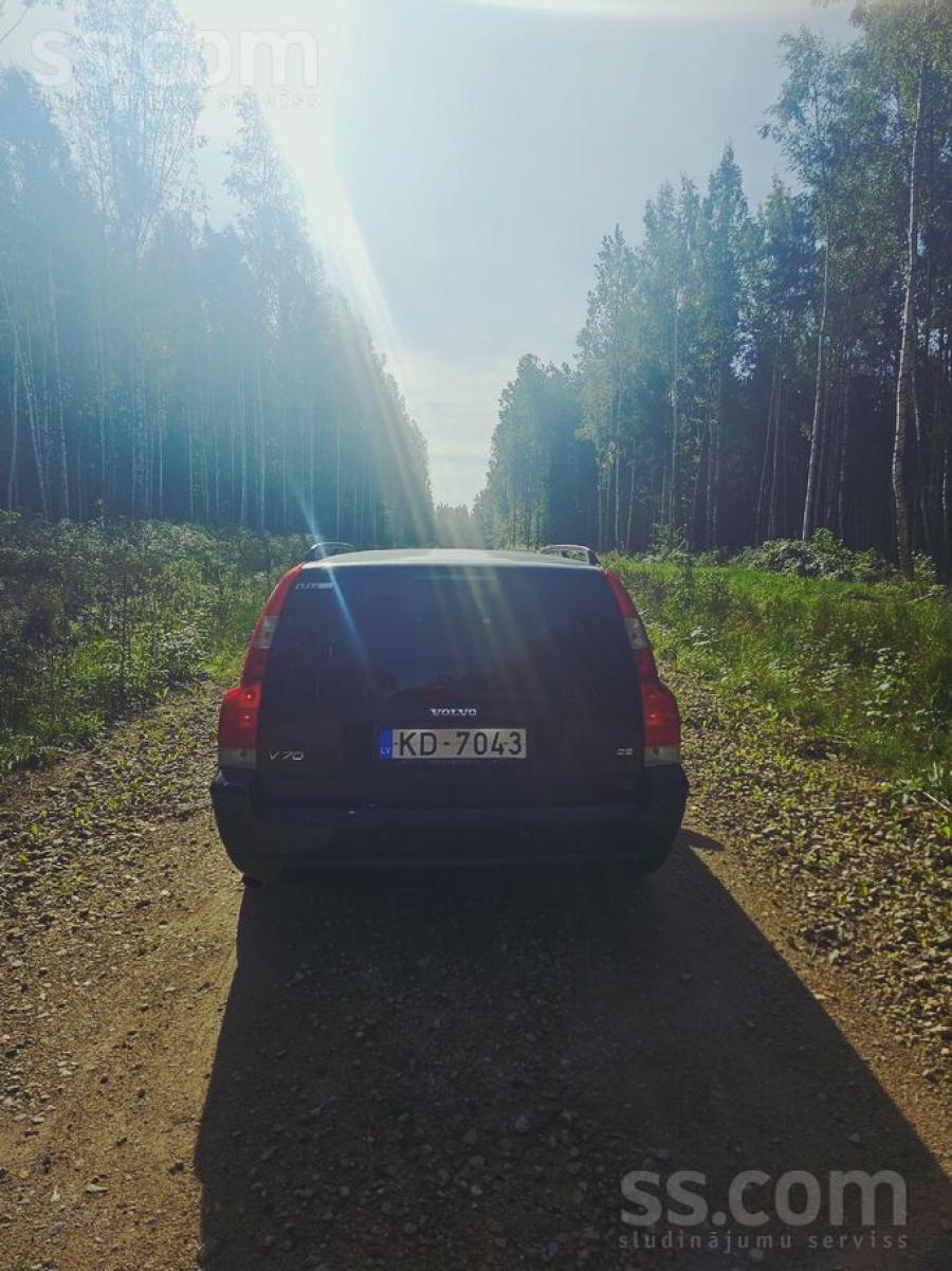 Melns Volvo V70 2007 Preiļi, ar dzinēja tilpumu 2.40 L un nobraukumu 401 tūkst. km par 2000 €, foto 5 vietnē AUTOMOTO.COM.LV