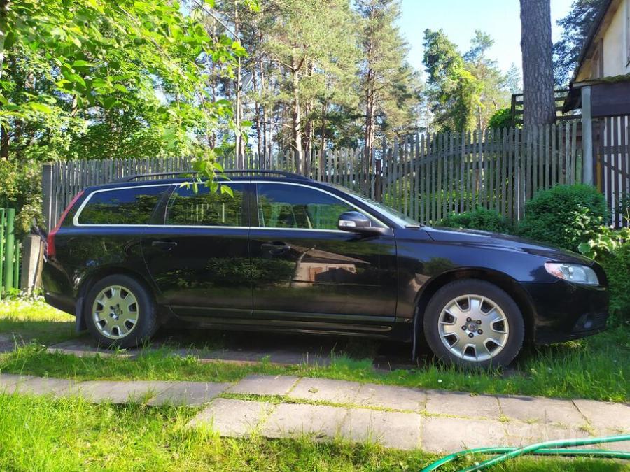 Melns Volvo V70 2007 Rīga, ar dzinēja tilpumu 2.40 L un nobraukumu 375 tūkst. km par 3300 €, foto 1 vietnē AUTOMOTO.COM.LV