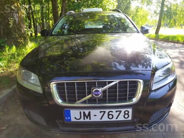 Volvo V70 2007 RÄ«ga vietnÄ Melns Volvo V70 2007 RÄ«ga, ar dzinÄja tilpumu 2.40 L un nobraukumu 375 tÅ«kst. km par 3300 ā¬, foto 4 vietnÄ AUTOMOTO.COM.LV