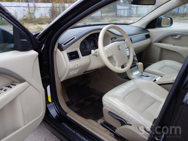 Black Volvo V70 2007 in Riga, with an engine capacity of 2.40 L and mileage of 281 thousand km for 2750 €, photo 6 on AUTOMOTO.COM.LV