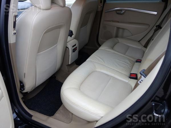 Black Volvo V70 2007 in Riga, with an engine capacity of 2.40 L and mileage of 281 thousand km for 2750 €, photo 8 on AUTOMOTO.COM.LV
