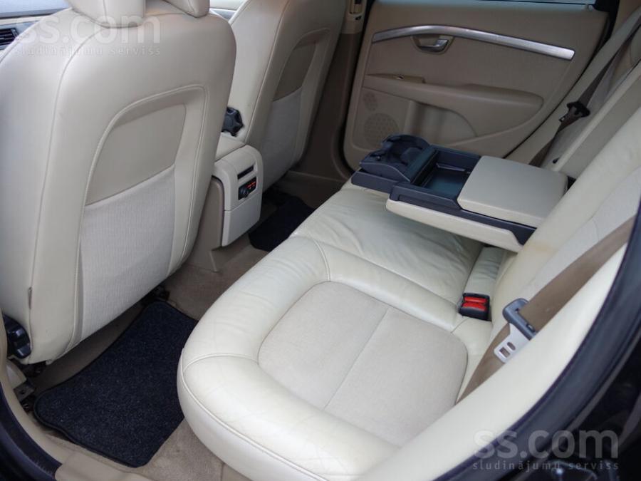 Melns Volvo V70 2007 Rīga, ar dzinēja tilpumu 2.40 L un nobraukumu 281 tūkst. km par 2750 €, foto 9 vietnē AUTOMOTO.COM.LV