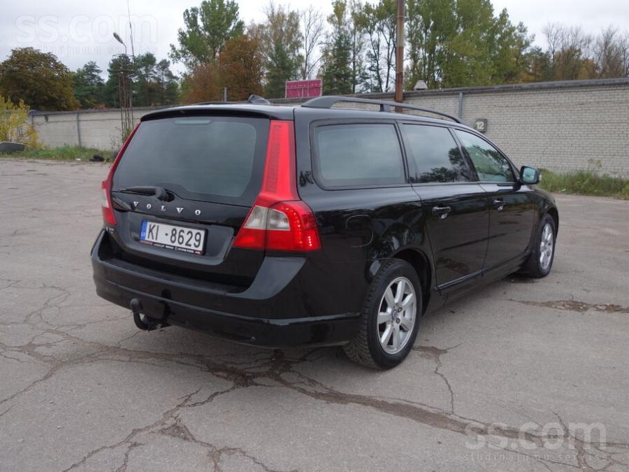 Melns Volvo V70 2007 Rīga, ar dzinēja tilpumu 2.40 L un nobraukumu 281 tūkst. km par 2750 €, foto 13 vietnē AUTOMOTO.COM.LV