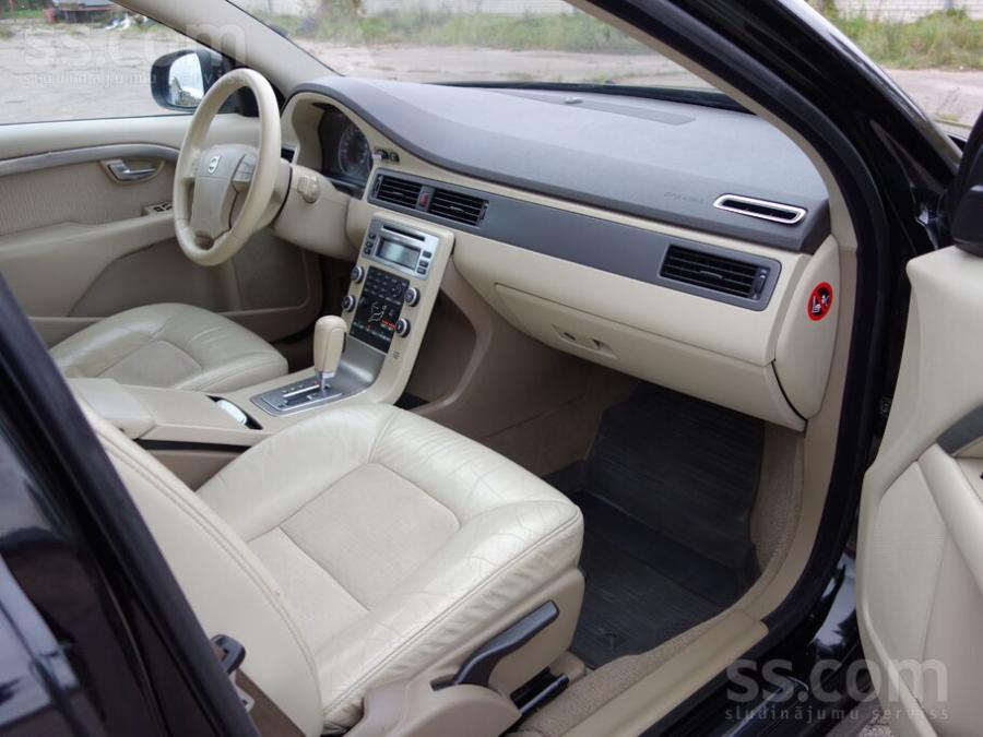Melns Volvo V70 2007 Rīga, ar dzinēja tilpumu 2.40 L un nobraukumu 281 tūkst. km par 2750 €, foto 17 vietnē AUTOMOTO.COM.LV