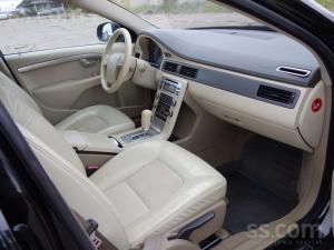 Melns Volvo V70 2007 Rīga, ar dzinēja tilpumu 2.40 L un nobraukumu 281 tūkst. km par 2750 €, foto 18 vietnē AUTOMOTO.COM.LV