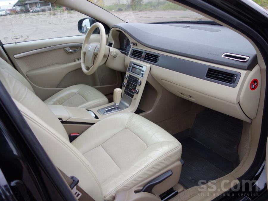 Melns Volvo V70 2007 Rīga, ar dzinēja tilpumu 2.40 L un nobraukumu 281 tūkst. km par 2750 €, foto 18 vietnē AUTOMOTO.COM.LV