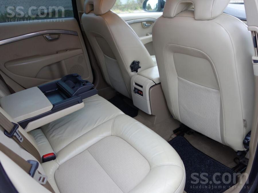 Melns Volvo V70 2007 Rīga, ar dzinēja tilpumu 2.40 L un nobraukumu 281 tūkst. km par 2750 €, foto 19 vietnē AUTOMOTO.COM.LV