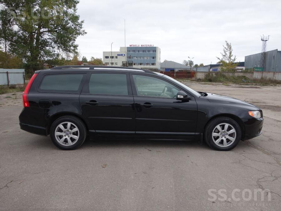 Melns Volvo V70 2007 Rīga, ar dzinēja tilpumu 2.40 L un nobraukumu 281 tūkst. km par 2750 €, foto 28 vietnē AUTOMOTO.COM.LV